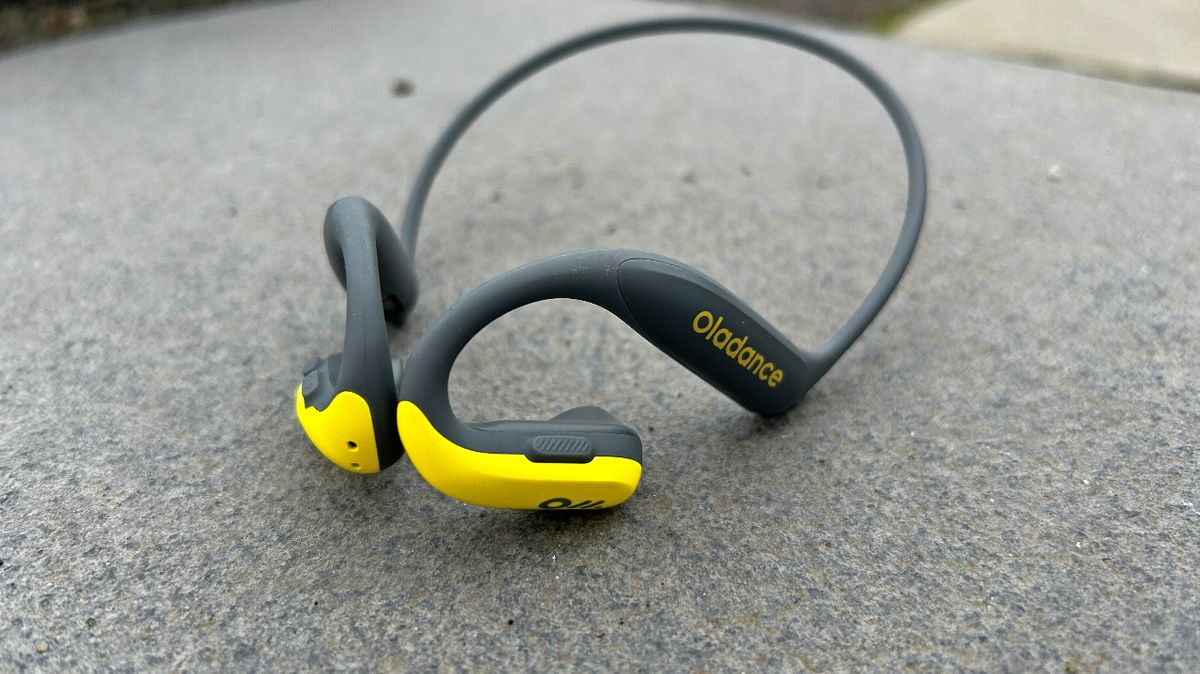 Oladance OWS Sports Review | Coach - UAE Celebrity Magazine